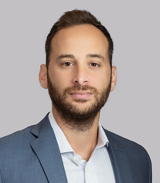 Brian Helweil | Loeb & Loeb LLP